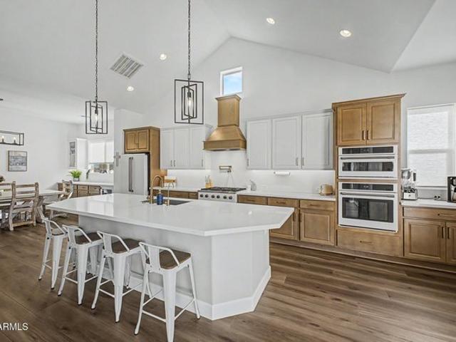 1016 W Ridge Rd, Apache Junction, AZ 85120