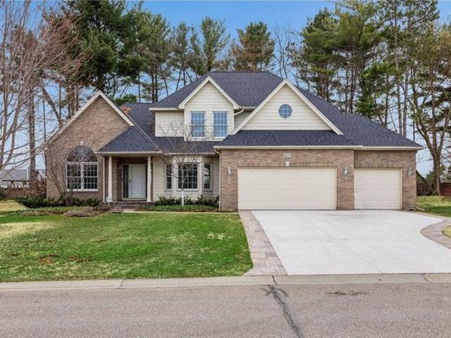 10173 Bridgewater Ct, Woodbury, MN 55129
