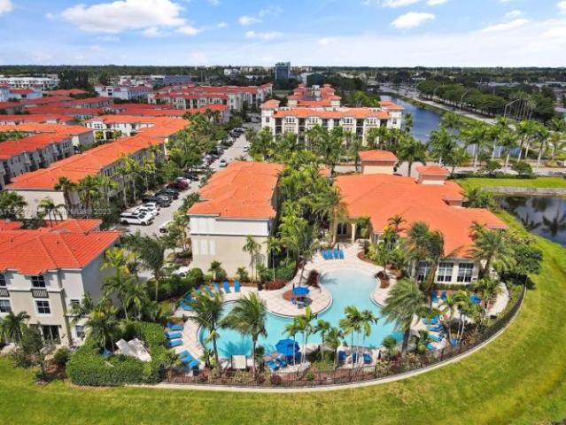 10170 7th St SW #30 207, Pembroke Pines, FL 33025