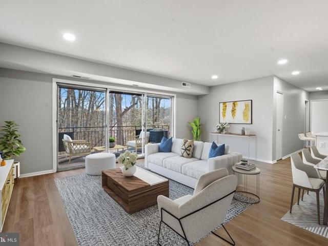 10171 Fair Woods Dr Apt 301, Fairfax, VA 22030