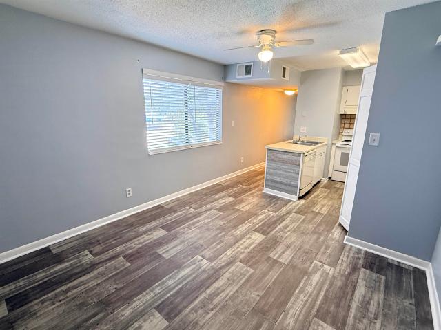 10174 Beach Dr. 206