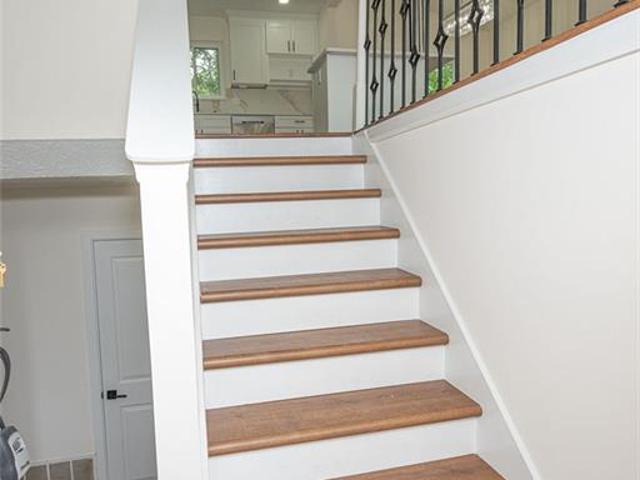10175 Old Woodland Entry