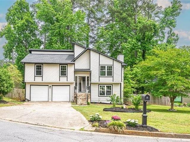 10175 Old Woodland Entry, Johns Creek, GA 30022