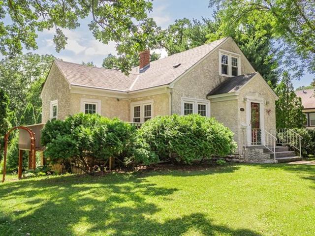 1017 Main St NW, Elk River, MN 55330