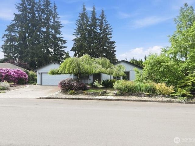 1017 NW 121st St, Vancouver, WA 98685