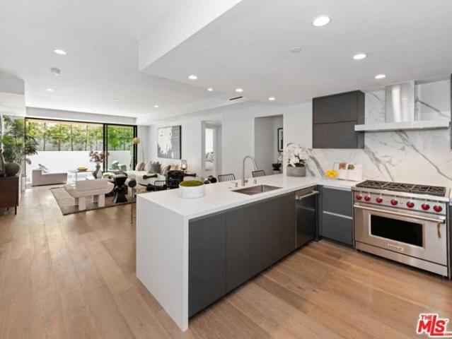 1017 N Croft Ave #104, Los Angeles, CA 90069