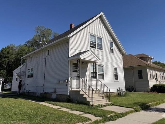 1017 N Webster Ave, Green Bay, WI 54302
