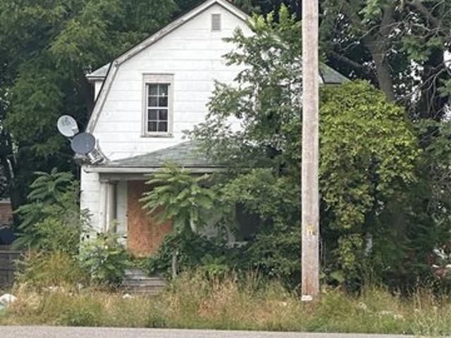 1017 Oak St, Flint, MI 48503