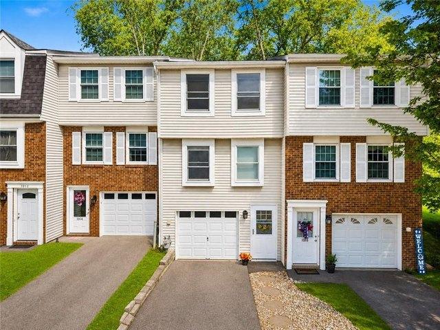 1017 Cottonwood Ct, Cranberry Township, PA 16066
