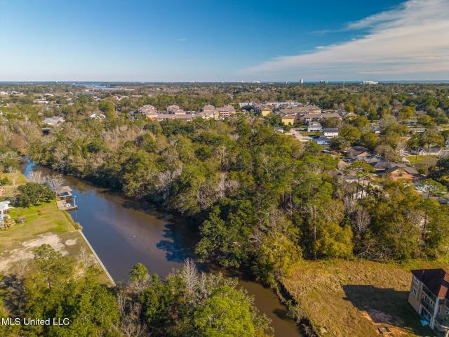 1017 Courthouse Road
