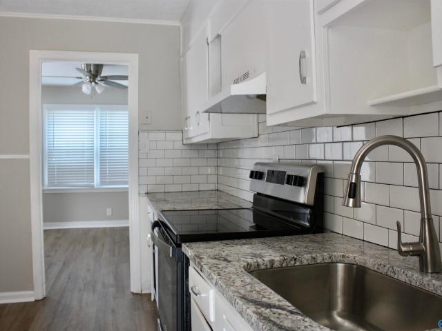 1017 Crestline Road NW