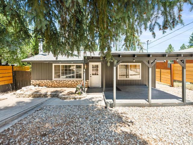 1017 E Country Club Boulevard