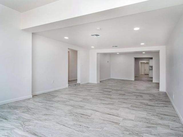 1017 E. West Circle Dr