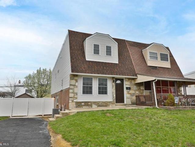 1017 Foster St, Philadelphia, PA 19116