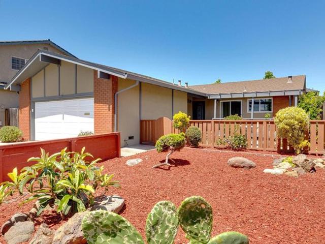 1017 Island Dr, Alameda, CA 94502