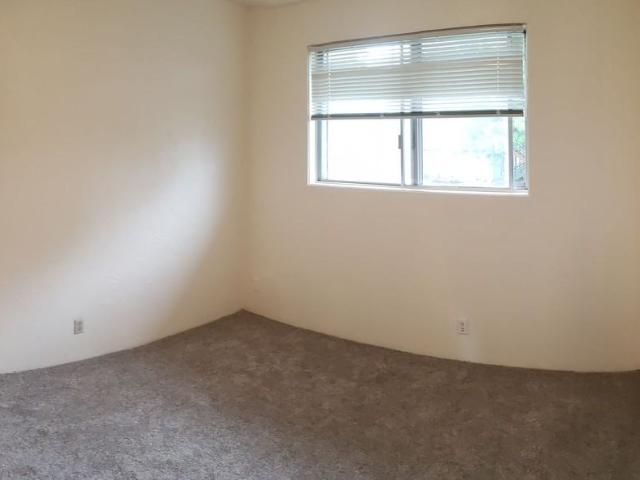 1017 J St. 2 Bedroom Apartment for Rent at 1017 J St, Springfield, OR 97477