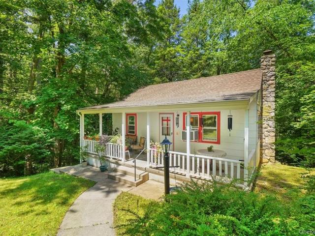 1017 Quaker Bridge Rd E, Croton On Hudson, NY 10520