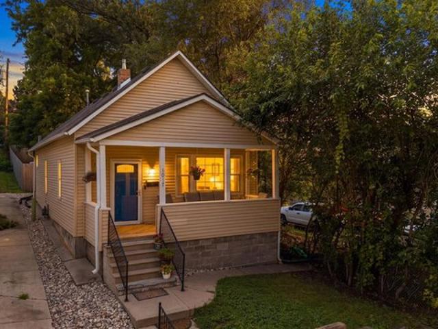 1017 S 23rd St, Omaha, NE 68108