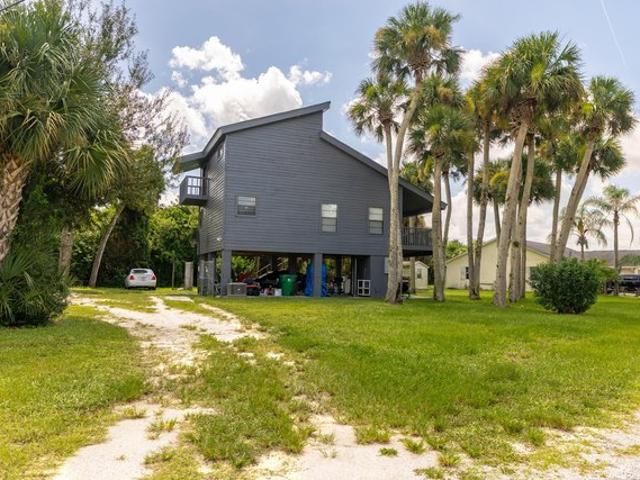 1017 Sabal Palm Dr, Okeechobee, FL 34974