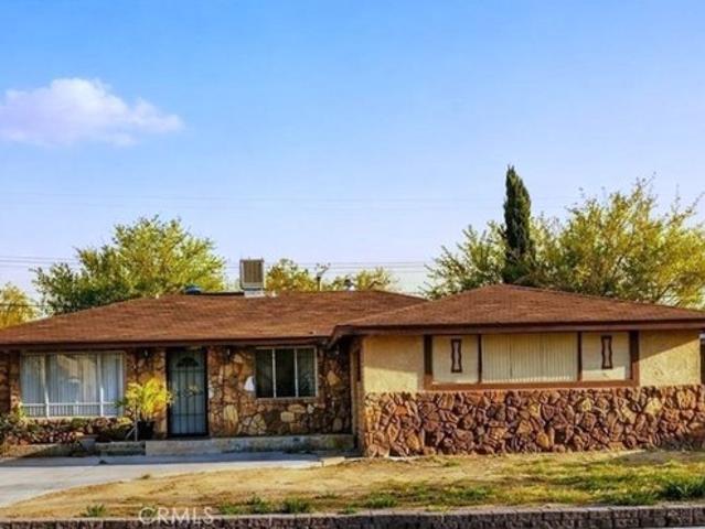 1017 W Avenue H8, Lancaster, CA 93534