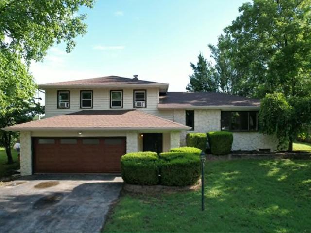 1017 W Meadowview Ln, Republic, MO 65738