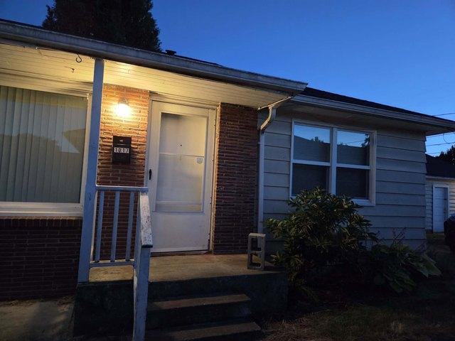 1017 17th Ave, Longview, WA 98632