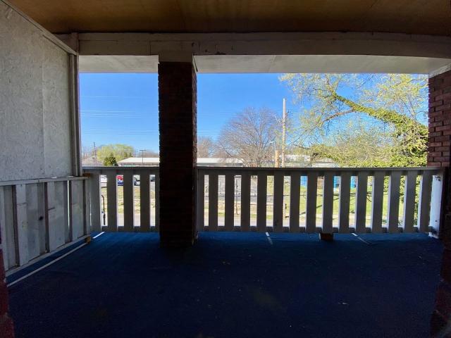 1017 1019 W 39th Street 1 Bedroom Apartment for Rent at 1017 W 39th St, Kansas City, MO 64111 Volker
