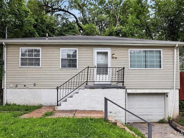 10183 Cloverdale Dr, Saint Louis, MO 63136