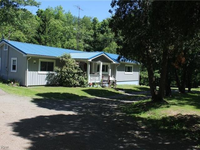 10182 Andora Rd NE, East Rochester, OH 44625