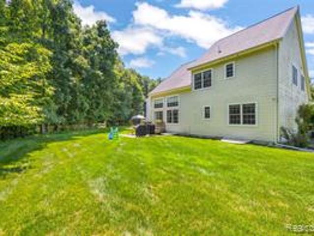 10182 Edgewood Drive