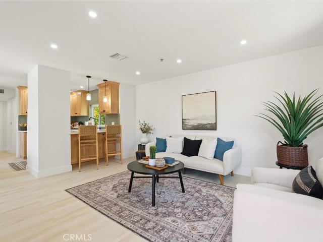 1018 Magnolia F