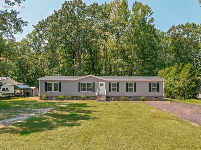 1018 Mill Creek Dr, Manning, SC 29102