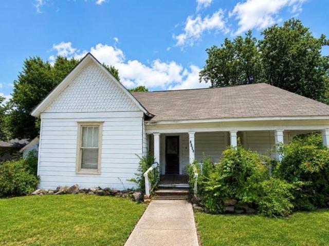 1018 N College Street