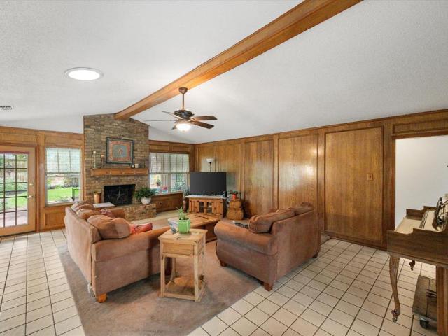 1018 Auburn Drive