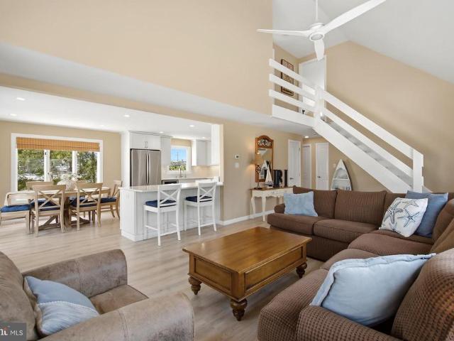 1018 A Long Beach Boulevard