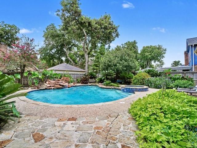 1018 Bittersweet Dr, Richmond, TX 77406