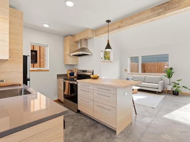 1018 Charlo St, Missoula, MT 59802