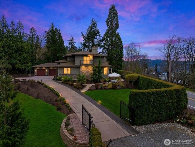 1018 E Lake Sammamish Pkwy SE, Sammamish, WA 98075