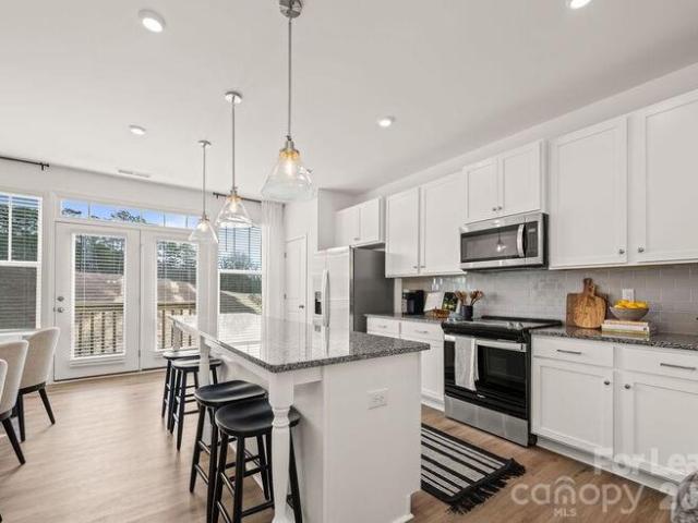 1018 Fairway Green Ln, Unit LANDON, Charlotte, NC 28216 | MLS #4361
