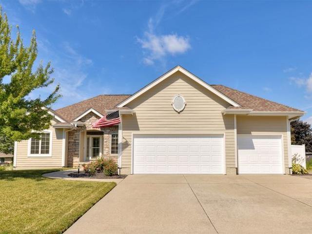 1018 Falcon Dr SE, Altoona, IA 50009