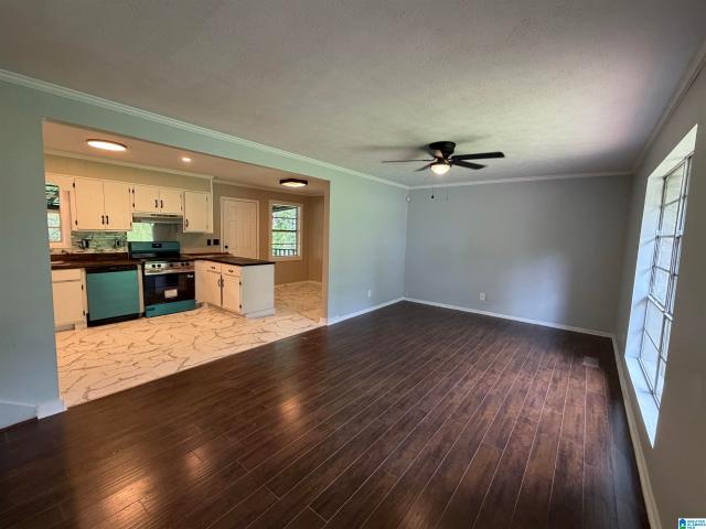 1018 Hillcrest Drive