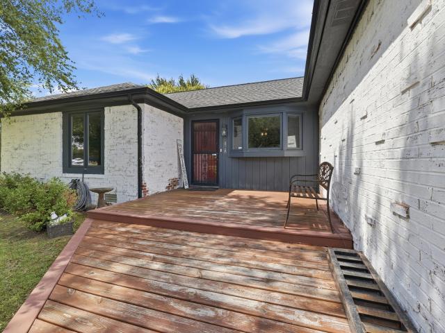 1018 Kingsway Drive