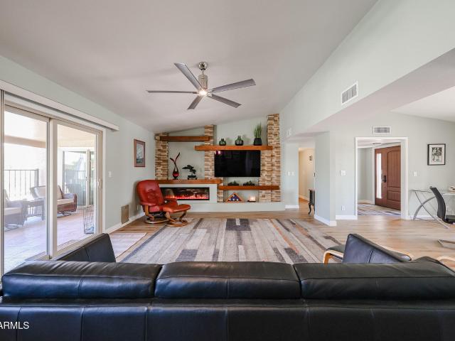 1018 Leisure World