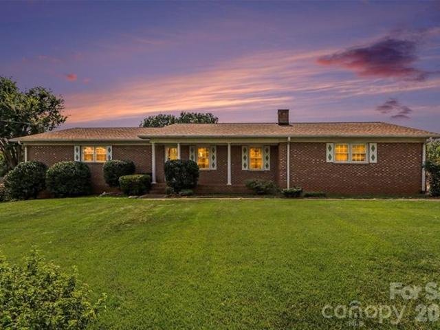 1018 Rembrandt Dr SW, Concord, NC 28027
