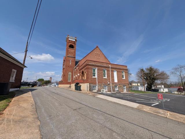 1018 Rivermont Avenue