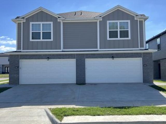 1018 S Benchmark Ln Unit 2, Fayetteville, AR 72704