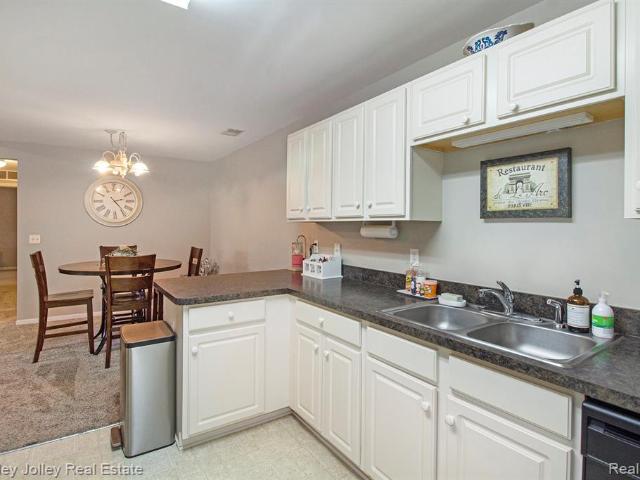 1018 Shiawassee Circle