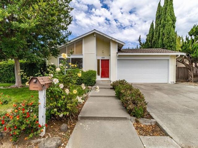 1018 Woodlark Ct, Suisun City, CA 94585