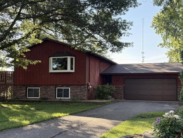 1018 3rd St N, Sauk Rapids, MN 56379