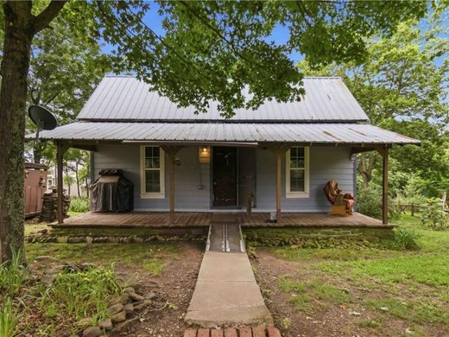 10193 E Devils Den Rd, Winslow, AR 72959